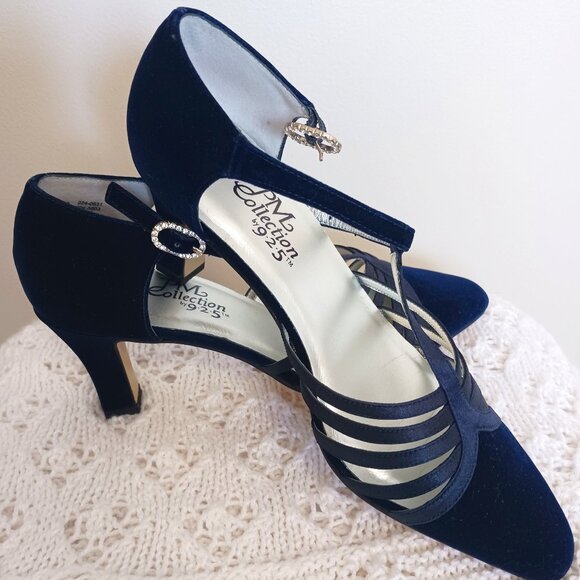 PM Collection 925 | Shoes | Vintage Pm Collection 925 Tstrap Navy Blue ...